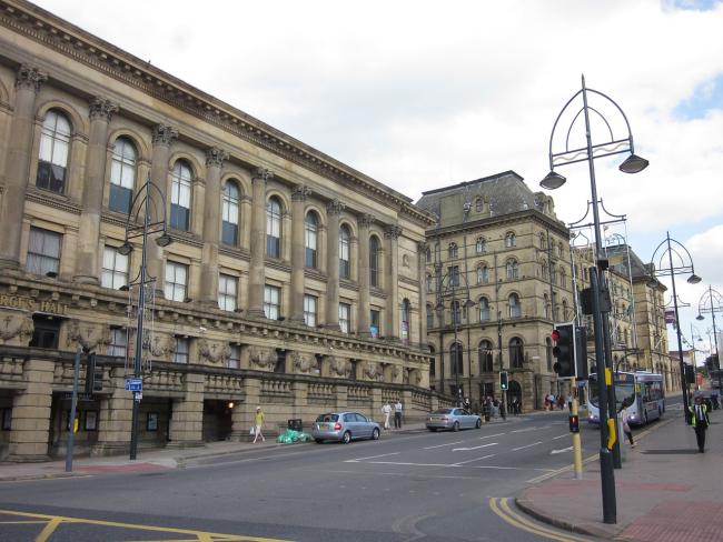 Leeds clean air charging zone approved by government | GREENFLEET