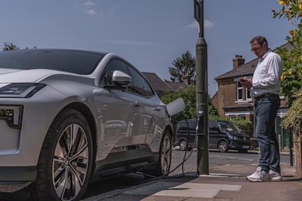 Kerbside EV charging rollout gathers pace | GREENFLEET